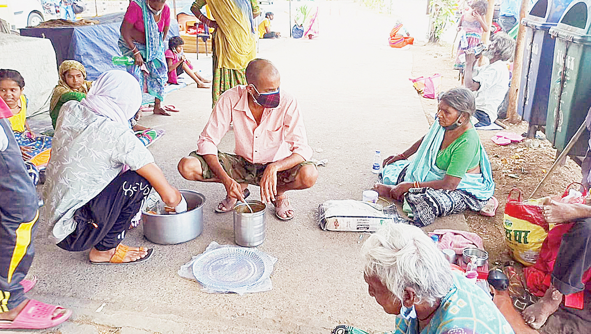 The family became the support of thousands of poor and destitute|हजारों ...