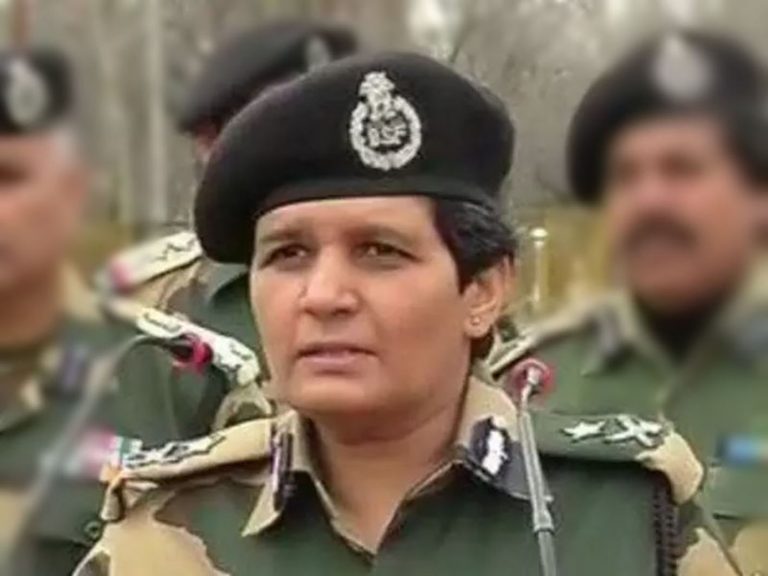 IPS Sonali Mishra takes charge of Punjab Frontier | IPS Sonali Mishra ...