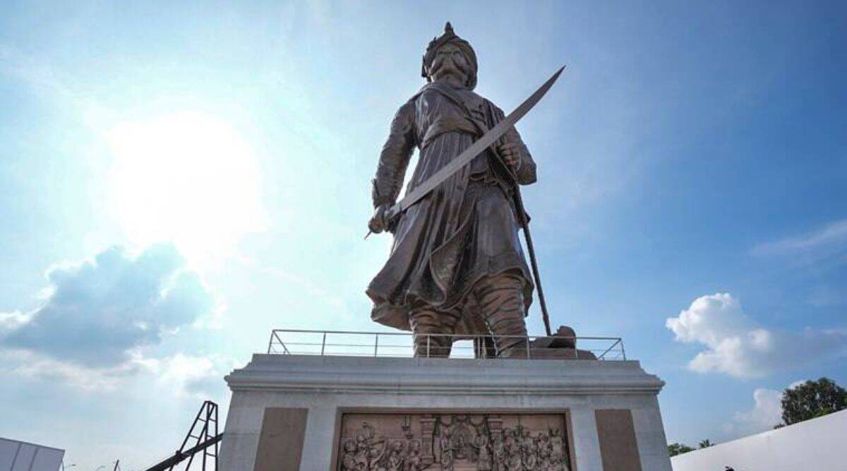 नादप्रभु केम्पेगौड़ा की 108 फीट की कांस्य प्रतिमा का बेंगलुरु में ... नादप्रभु केम्पेगौड़ा की 108 फीट की कांस्य प्रतिमा का बेंगलुरु में ...