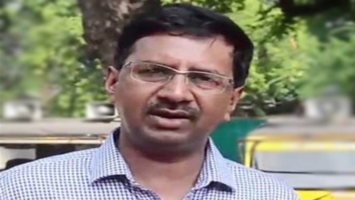 Collector Manish Singh transferred Ilaiya Raja new collector Indore ...