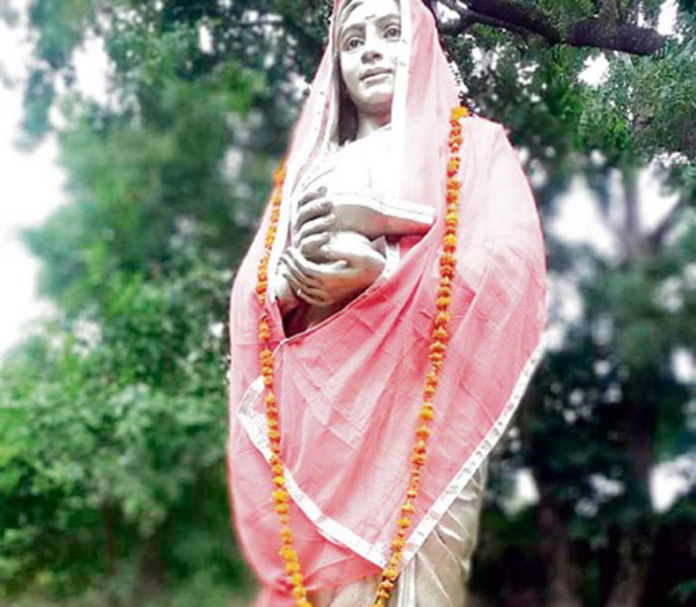 On the 300th birth anniversary of Mother Ahilya, give a new train to ...