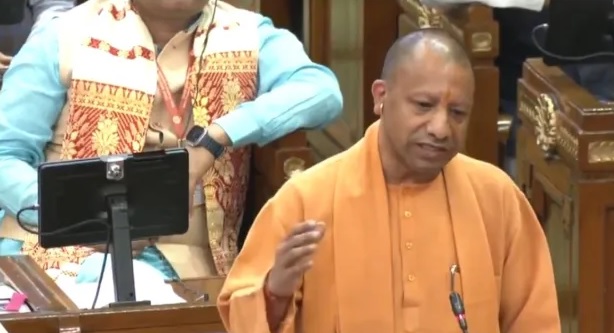 Vultures see dead bodies Sanatan CM Yogi got angry over comment Maha Kumbh | गिद्धों को लाशें ...