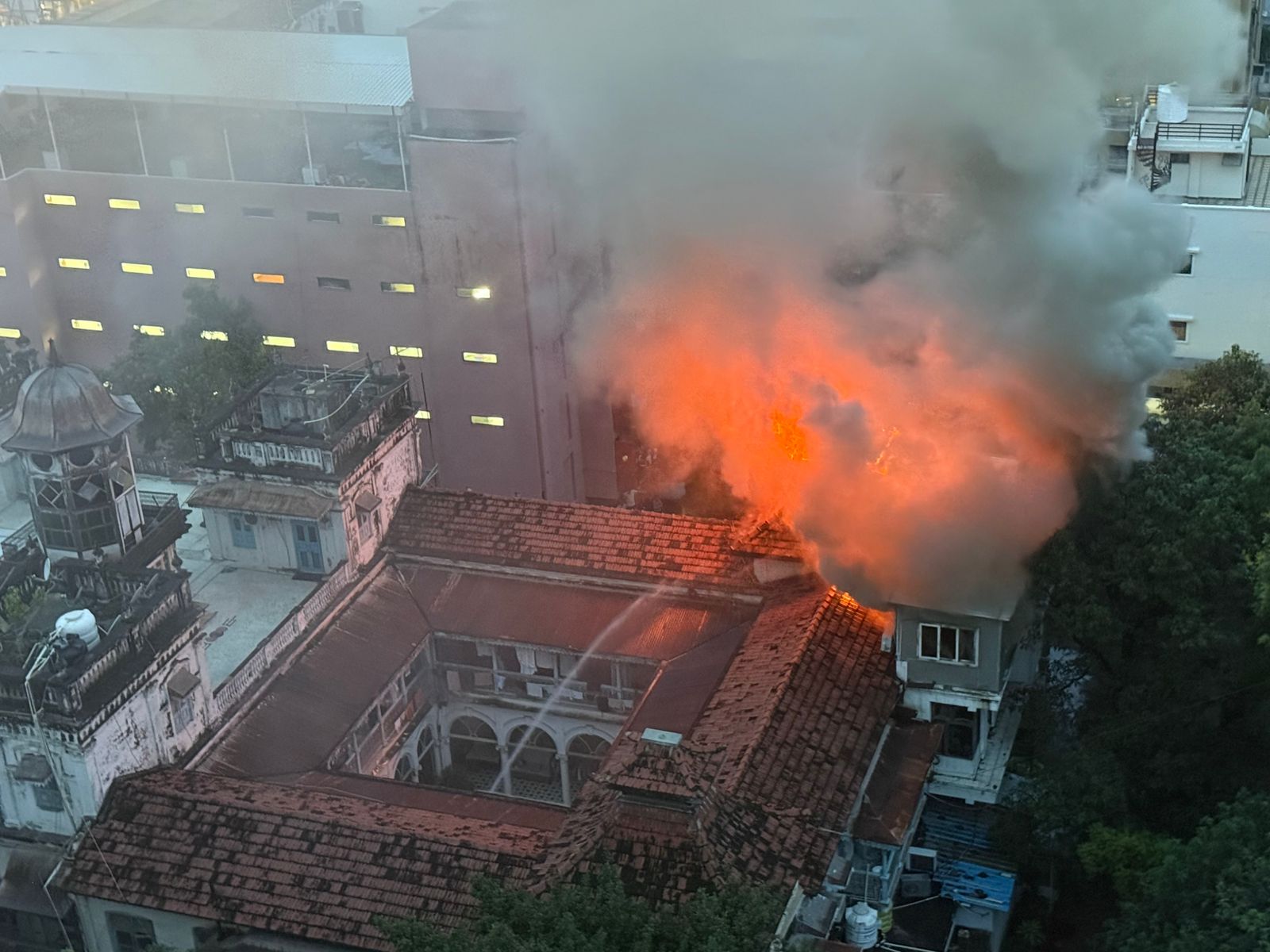 Indore A huge fire broke out building built during Holkar royal family ...