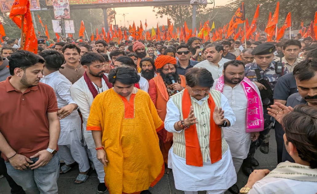 Kailash Vijayvargiya ran enthusiasm in Bageshwar Baba Hindu Ekta Yatra ...